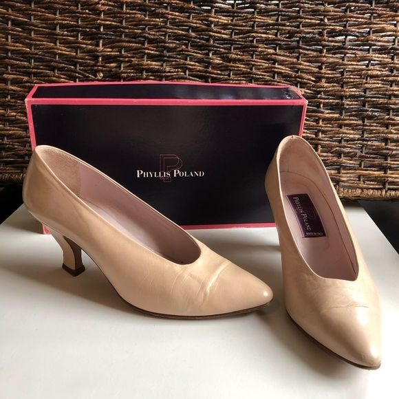 Phyllis Poland | Shoes | Vintagephyllis Poland Conch Leather Low Heels ...